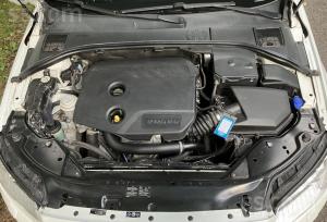 Balts Volvo V70 2013 Liepāja, ar dzinēja tilpumu 1.60 L un nobraukumu 301 tūkst. km par 3500 €, foto 15 vietnē AUTOMOTO.COM.LV