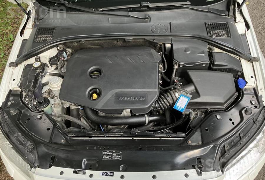 Balts Volvo V70 2013 Liepāja, ar dzinēja tilpumu 1.60 L un nobraukumu 301 tūkst. km par 3500 €, foto 15 vietnē AUTOMOTO.COM.LV