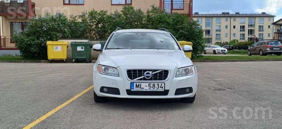 Balts Volvo V70 2014 Rīga, ar dzinēja tilpumu 2.40 L un nobraukumu 0 tūkst. km par 5470 €, foto 1 vietnē AUTOMOTO.COM.LV