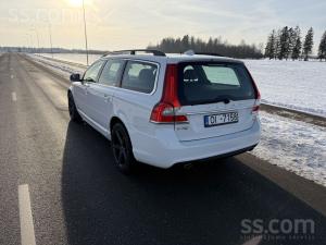 Balts Volvo V70 2014 Cēsis, ar dzinēja tilpumu 2.40 L un nobraukumu 0 tūkst. km par 6590 €, foto 3 vietnē AUTOMOTO.COM.LV