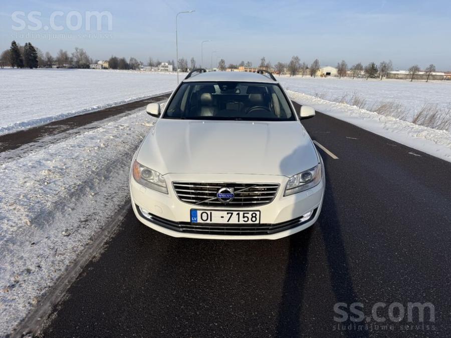 Balts Volvo V70 2014 Cēsis, ar dzinēja tilpumu 2.40 L un nobraukumu 0 tūkst. km par 6590 €, foto 8 vietnē AUTOMOTO.COM.LV
