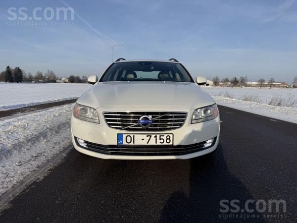 White Volvo V70 2014 in Cesis, with an engine capacity of 2.40 L and mileage of 0 thousand km for 6590 €, photo 9 on AUTOMOTO.COM.LV