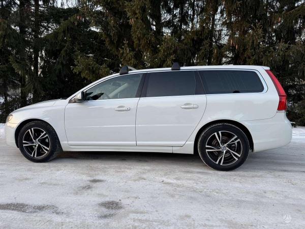 White Volvo V70 2014 in Alytus, with an engine capacity of 1.98 L and mileage of 249 thousand km for 5750 €, photo 6 on AUTOMOTO.COM.LV