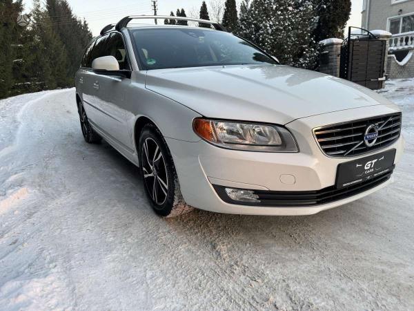 White Volvo V70 2014 in Alytus, with an engine capacity of 1.98 L and mileage of 249 thousand km for 5750 €, photo 10 on AUTOMOTO.COM.LV