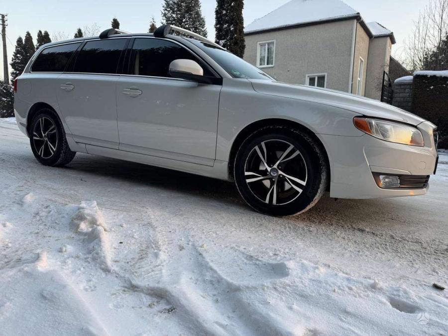 Balts Volvo V70 2014 Alīta, ar dzinēja tilpumu 1.98 L un nobraukumu 249 tūkst. km par 5750 €, foto 11 vietnē AUTOMOTO.COM.LV