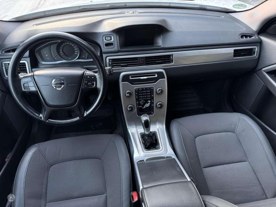 Balts Volvo V70 2014 Alīta, ar dzinēja tilpumu 1.98 L un nobraukumu 249 tūkst. km par 5750 €, foto 13 vietnē AUTOMOTO.COM.LV