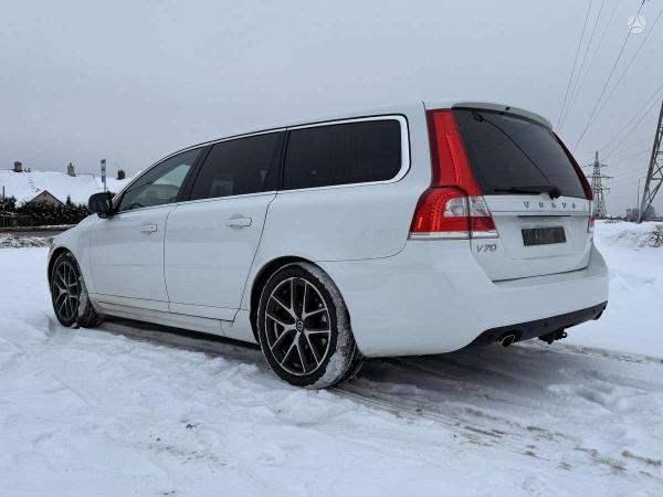 White Volvo V70 2014 in Kaunas, with an engine capacity of 1.97 L and mileage of 276 thousand km for 5850 €, photo 7 on AUTOMOTO.COM.LV