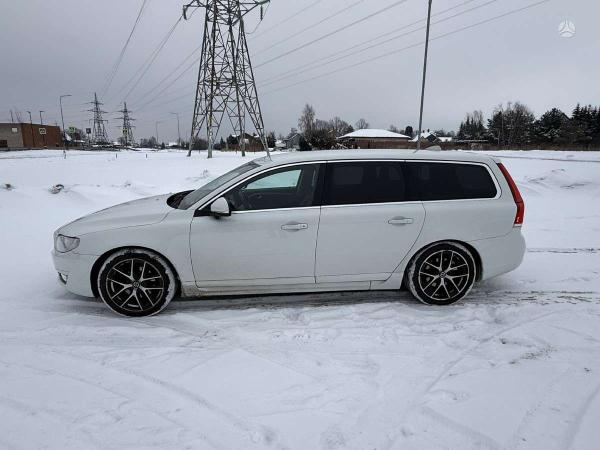 White Volvo V70 2014 in Kaunas, with an engine capacity of 1.97 L and mileage of 276 thousand km for 5850 €, photo 8 on AUTOMOTO.COM.LV