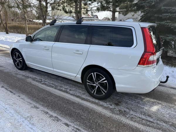 White Volvo V70 2014 in Alytus, with an engine capacity of 1.98 L and mileage of 252 thousand km for 5550 €, photo 6 on AUTOMOTO.COM.LV