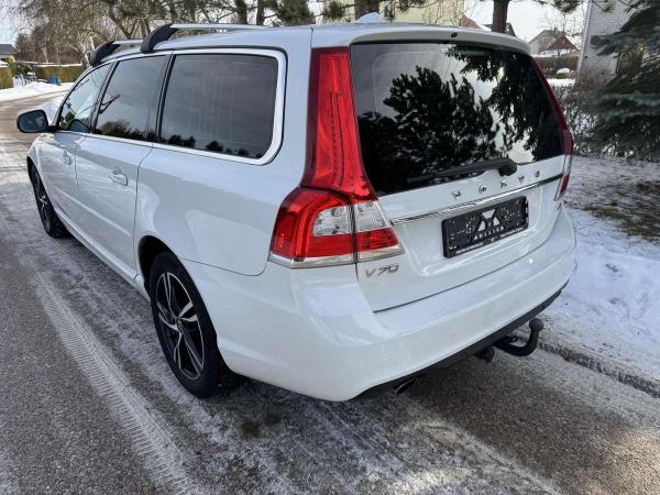 White Volvo V70 2014 in Alytus, with an engine capacity of 1.98 L and mileage of 252 thousand km for 5550 €, photo 7 on AUTOMOTO.COM.LV