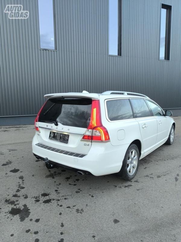 Balts Volvo V70 2014 Mažeikiai, ar dzinēja tilpumu 2.00 L un nobraukumu 242 tūkst. km par 6850 €, foto 4 vietnē AUTOMOTO.COM.LV