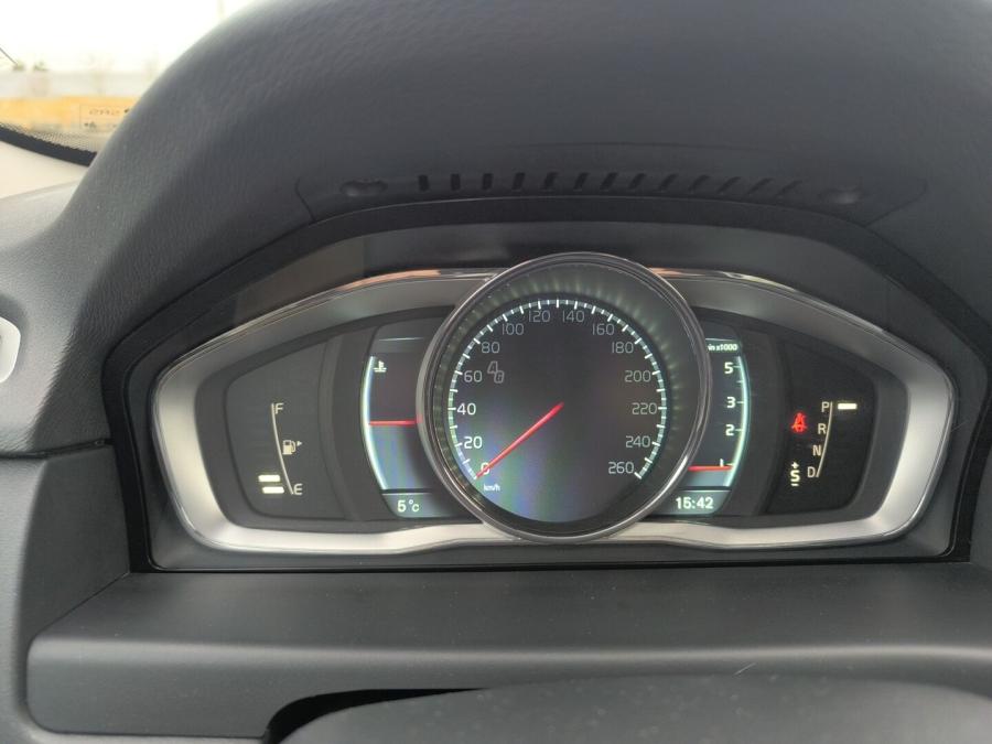 Balts Volvo V70 2014 Mažeikiai, ar dzinēja tilpumu 2.00 L un nobraukumu 242 tūkst. km par 6850 €, foto 15 vietnē AUTOMOTO.COM.LV