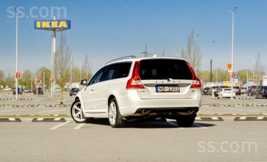 Balts Volvo V70 2014 Rīga, ar dzinēja tilpumu 2.00 L un nobraukumu 260 tūkst. km par 7000 €, foto 8 vietnē AUTOMOTO.COM.LV