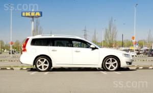 Balts Volvo V70 2014 Rīga, ar dzinēja tilpumu 2.00 L un nobraukumu 260 tūkst. km par 7000 €, foto 9 vietnē AUTOMOTO.COM.LV