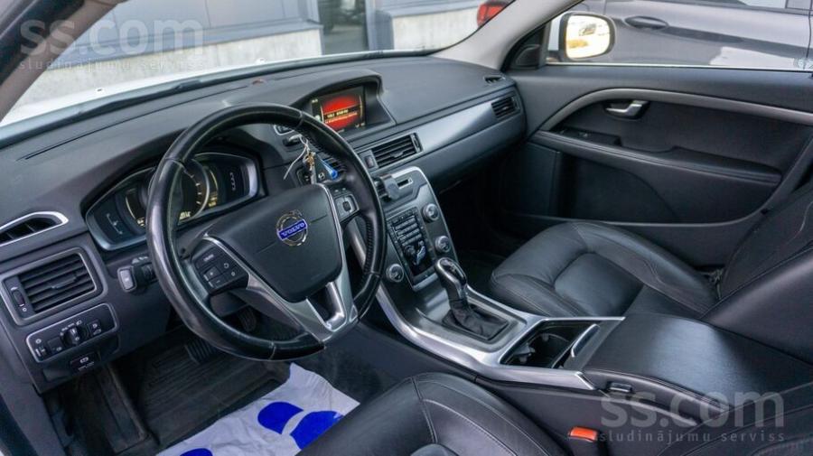 Balts Volvo V70 2014 Rīga, ar dzinēja tilpumu 2.00 L un nobraukumu 260 tūkst. km par 7000 €, foto 10 vietnē AUTOMOTO.COM.LV