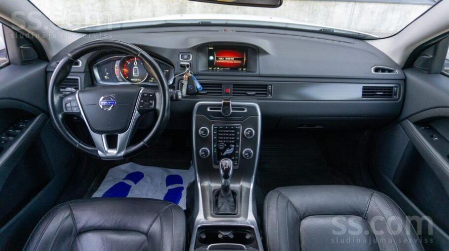 Balts Volvo V70 2014 Rīga, ar dzinēja tilpumu 2.00 L un nobraukumu 260 tūkst. km par 7000 €, foto 12 vietnē AUTOMOTO.COM.LV