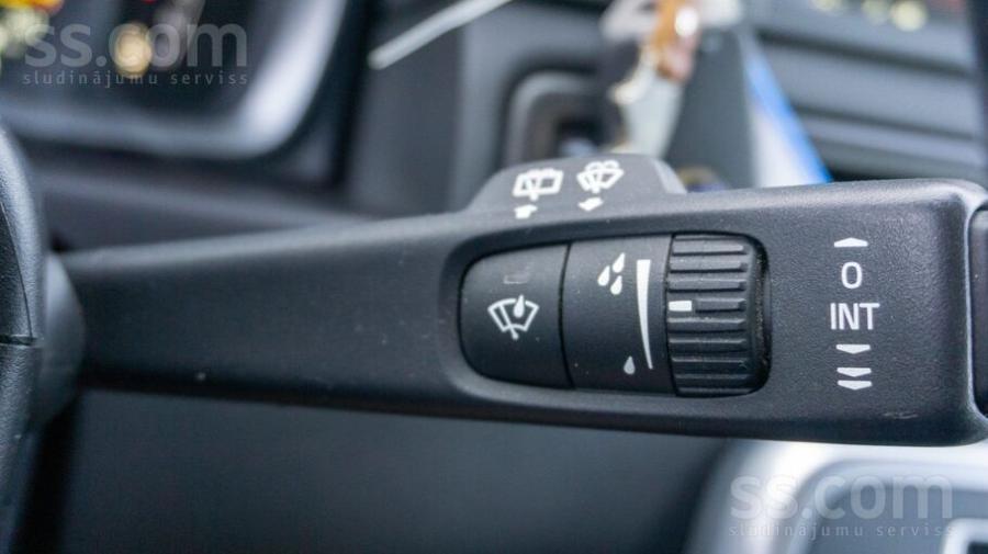 Balts Volvo V70 2014 Rīga, ar dzinēja tilpumu 2.00 L un nobraukumu 260 tūkst. km par 7000 €, foto 20 vietnē AUTOMOTO.COM.LV