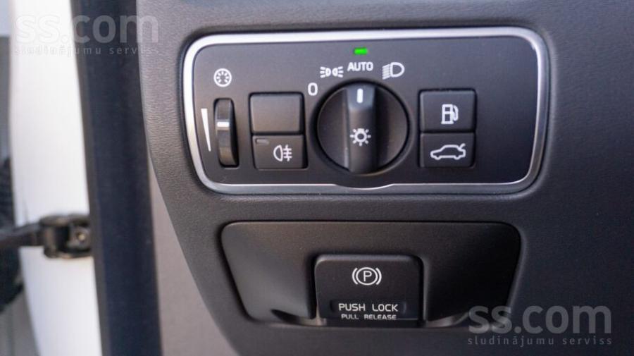 Balts Volvo V70 2014 Rīga, ar dzinēja tilpumu 2.00 L un nobraukumu 260 tūkst. km par 7000 €, foto 21 vietnē AUTOMOTO.COM.LV