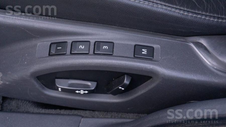 Balts Volvo V70 2014 Rīga, ar dzinēja tilpumu 2.00 L un nobraukumu 260 tūkst. km par 7000 €, foto 23 vietnē AUTOMOTO.COM.LV