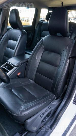 Balts Volvo V70 2014 Rīga, ar dzinēja tilpumu 2.00 L un nobraukumu 260 tūkst. km par 7000 €, foto 24 vietnē AUTOMOTO.COM.LV