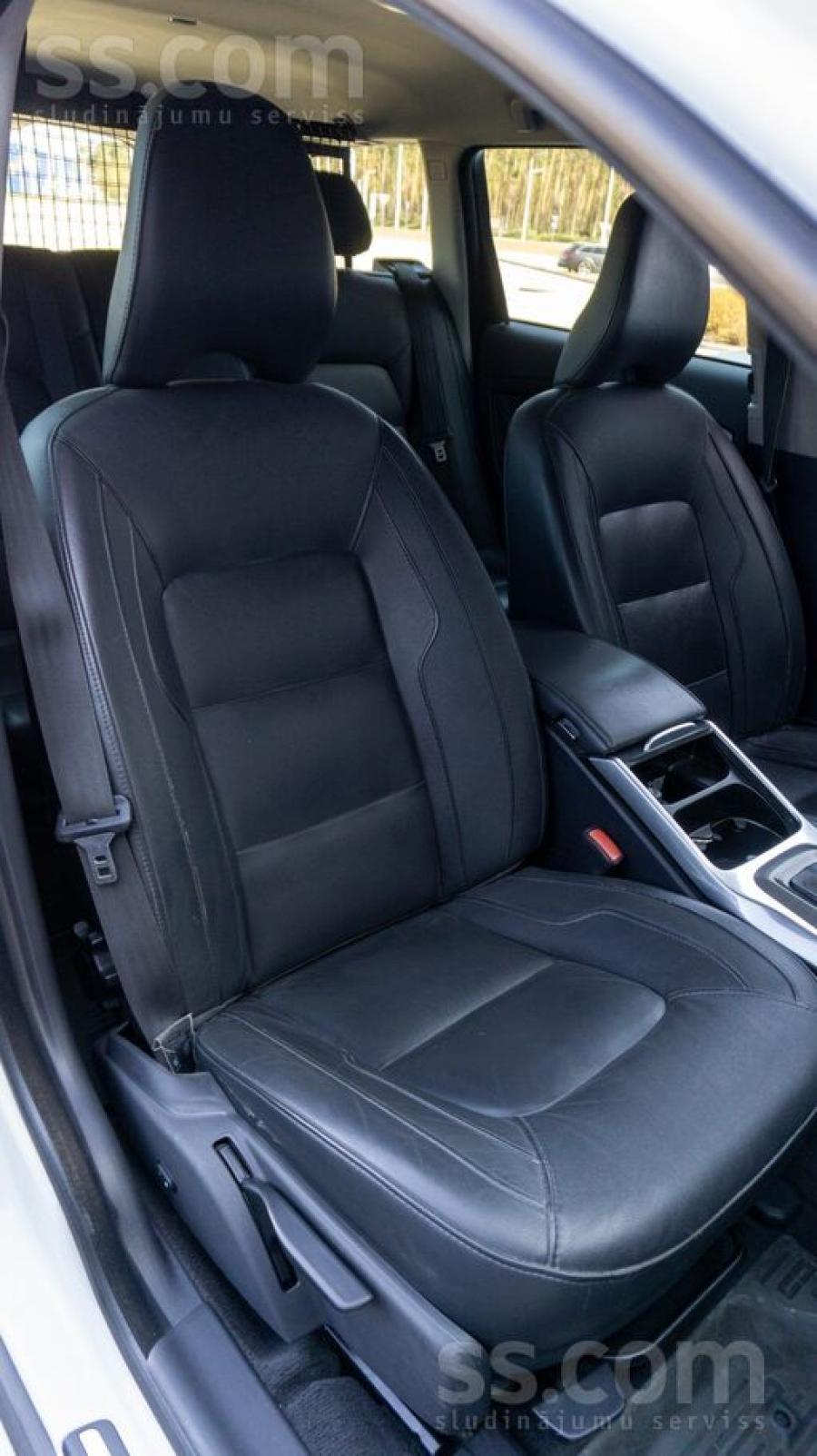 Balts Volvo V70 2014 Rīga, ar dzinēja tilpumu 2.00 L un nobraukumu 260 tūkst. km par 7000 €, foto 25 vietnē AUTOMOTO.COM.LV