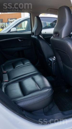 Balts Volvo V70 2014 Rīga, ar dzinēja tilpumu 2.00 L un nobraukumu 260 tūkst. km par 7000 €, foto 26 vietnē AUTOMOTO.COM.LV