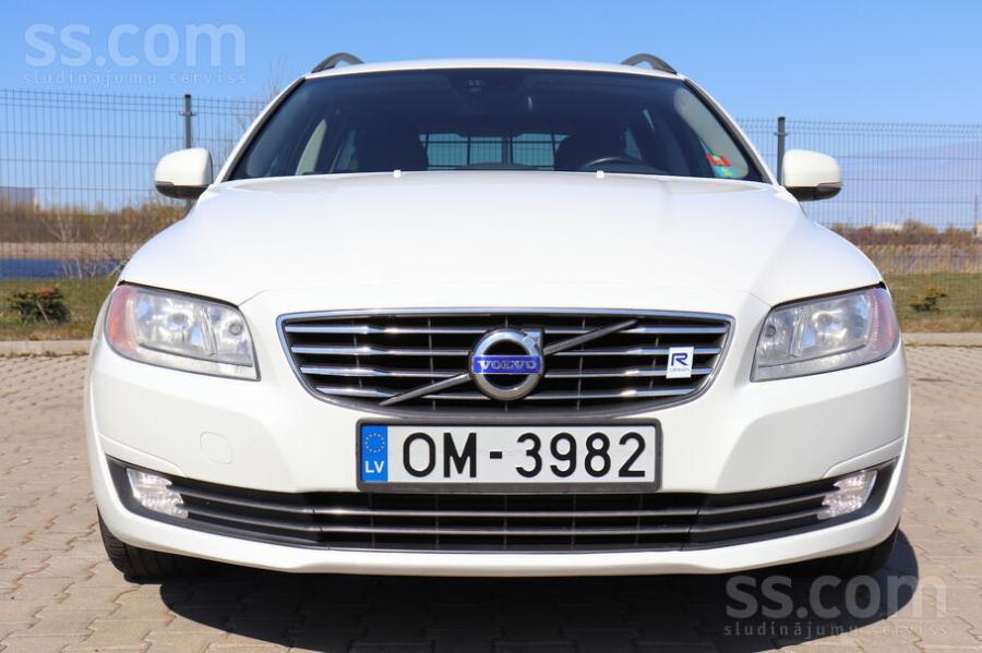 Balts Volvo V70 2014 Rīga, ar dzinēja tilpumu 2.00 L un nobraukumu 0 tūkst. km par 5250 €, foto 4 vietnē AUTOMOTO.COM.LV