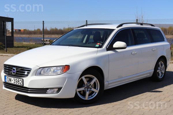 White Volvo V70 2014 in Riga, with an engine capacity of 2.00 L and mileage of 0 thousand km for 5250 €, photo 4 on AUTOMOTO.COM.LV