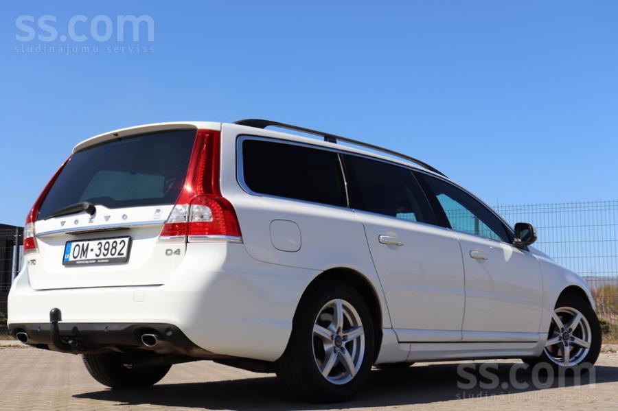 Balts Volvo V70 2014 Rīga, ar dzinēja tilpumu 2.00 L un nobraukumu 0 tūkst. km par 5250 €, foto 9 vietnē AUTOMOTO.COM.LV
