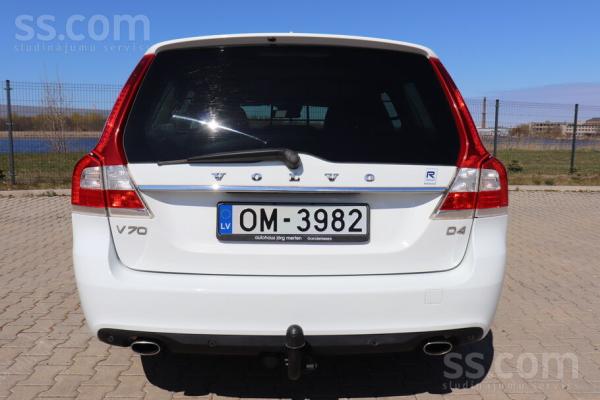 White Volvo V70 2014 in Riga, with an engine capacity of 2.00 L and mileage of 0 thousand km for 5250 €, photo 9 on AUTOMOTO.COM.LV