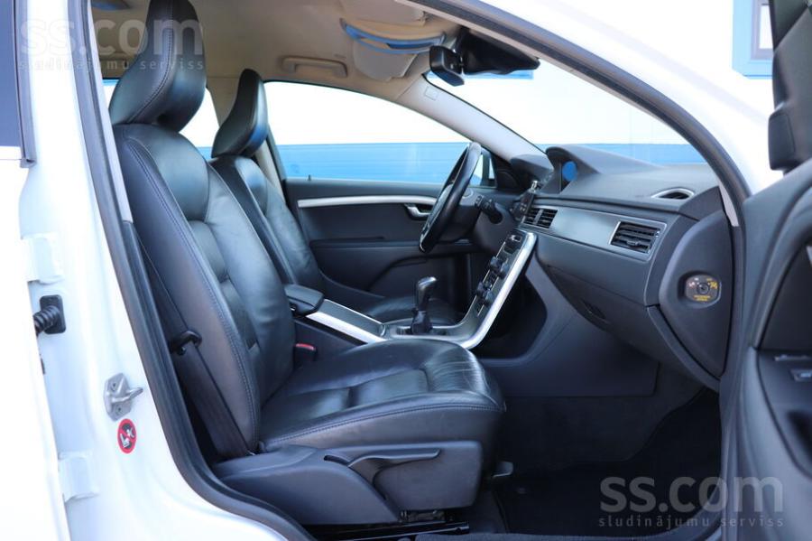 Balts Volvo V70 2014 Rīga, ar dzinēja tilpumu 2.00 L un nobraukumu 0 tūkst. km par 5250 €, foto 22 vietnē AUTOMOTO.COM.LV