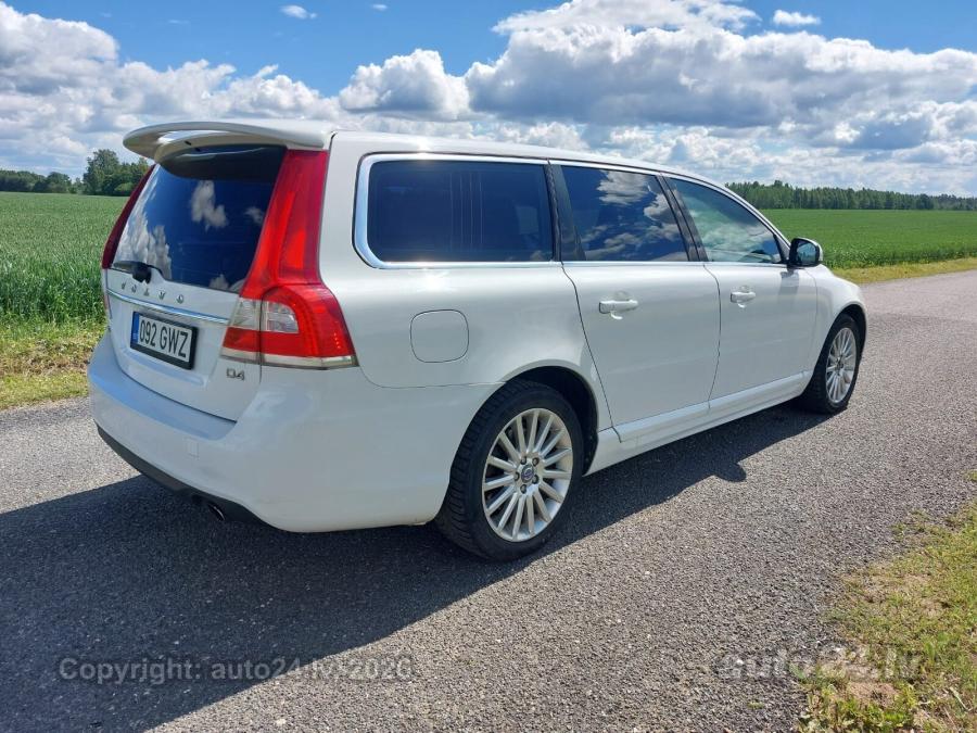 Balts Volvo V70 2014 Tallina, ar dzinēja tilpumu 2.00 L un nobraukumu 365 tūkst. km par 4900 €, foto 3 vietnē AUTOMOTO.COM.LV
