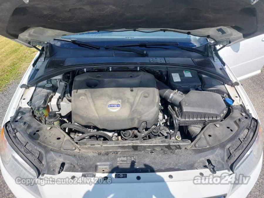 Balts Volvo V70 2014 Tallina, ar dzinēja tilpumu 2.00 L un nobraukumu 365 tūkst. km par 4900 €, foto 7 vietnē AUTOMOTO.COM.LV