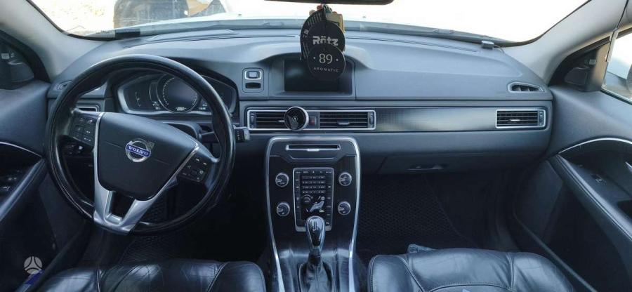 White Volvo V70 2014 in Vilnius, with an engine capacity of 2.00 L and mileage of 629 thousand km for 3850 €, photo 1 on AUTOMOTO.COM.LV