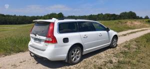 White Volvo V70 2014 in Vilnius, with an engine capacity of 2.00 L and mileage of 629 thousand km for 3850 €, photo 3 on AUTOMOTO.COM.LV