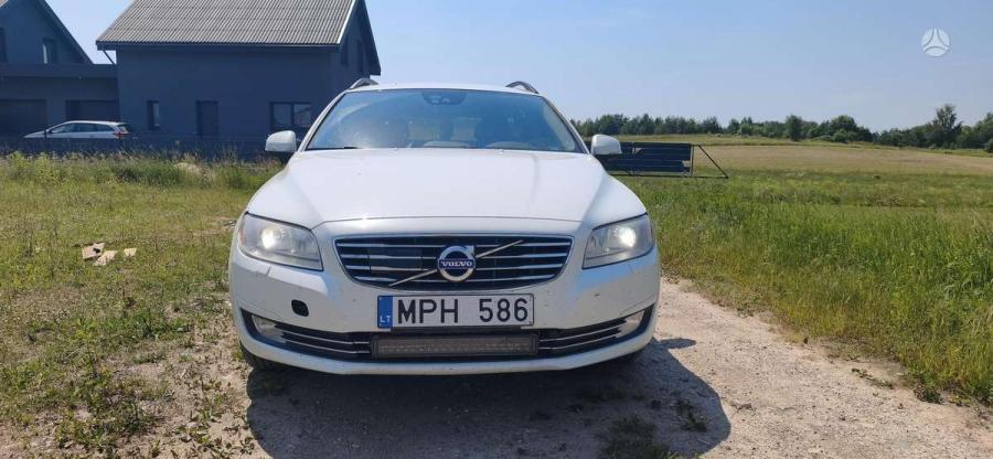 White Volvo V70 2014 in Vilnius, with an engine capacity of 2.00 L and mileage of 629 thousand km for 3850 €, photo 6 on AUTOMOTO.COM.LV