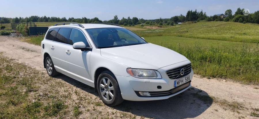 White Volvo V70 2014 in Vilnius, with an engine capacity of 2.00 L and mileage of 629 thousand km for 3850 €, photo 7 on AUTOMOTO.COM.LV