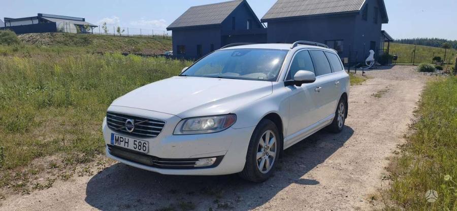 White Volvo V70 2014 in Vilnius, with an engine capacity of 2.00 L and mileage of 629 thousand km for 3850 €, photo 8 on AUTOMOTO.COM.LV