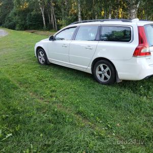 White Volvo V70 2014 in Tallinn, with an engine capacity of 0.00 L and mileage of 597 thousand km for 3800 €, photo 3 on AUTOMOTO.COM.LV