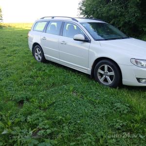 White Volvo V70 2014 in Tallinn, with an engine capacity of 0.00 L and mileage of 597 thousand km for 3800 €, photo 6 on AUTOMOTO.COM.LV
