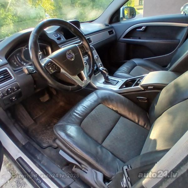 White Volvo V70 2014 in Tallinn, with an engine capacity of 0.00 L and mileage of 597 thousand km for 3800 €, photo 7 on AUTOMOTO.COM.LV