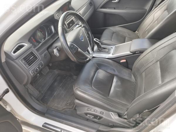 Balts Volvo V70 2014 Jelgava, ar dzinēja tilpumu 2.00 L un nobraukumu 260 tūkst. km par 7200 €, foto 7 vietnē AUTOMOTO.COM.LV