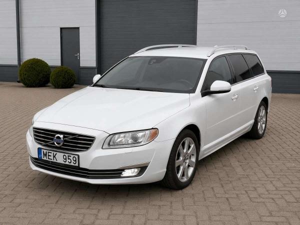 White Volvo V70 2014 in Vilnius, with an engine capacity of 2.00 L and mileage of 295 thousand km for 3750 €, photo 4 on AUTOMOTO.COM.LV