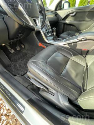 Balts Volvo V70 2014 Rīga, ar dzinēja tilpumu 1.60 L un nobraukumu 257 tūkst. km par 7000 €, foto 4 vietnē AUTOMOTO.COM.LV