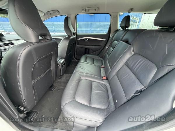 Balts Volvo V70 2015 Paide, ar dzinēja tilpumu 2.00 L un nobraukumu 338 tūkst. km par 7990 €, foto 11 vietnē AUTOMOTO.COM.LV