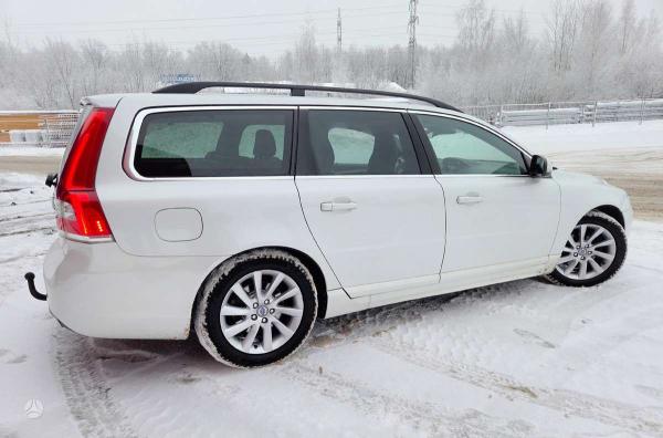 Balts Volvo V70 2015 Kauņa, ar dzinēja tilpumu 1.56 L un nobraukumu 242 tūkst. km par 5550 €, foto 7 vietnē AUTOMOTO.COM.LV