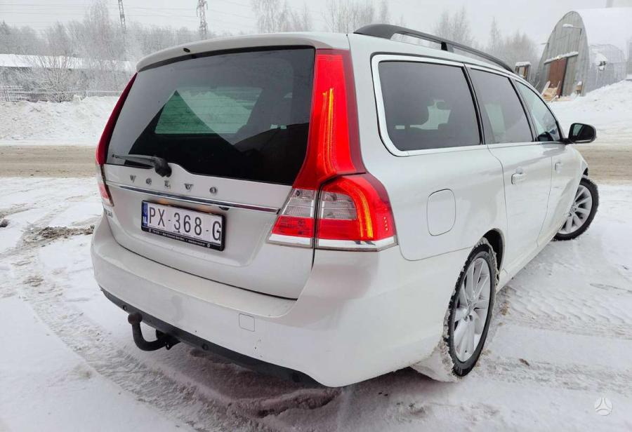 Balts Volvo V70 2015 Kauņa, ar dzinēja tilpumu 1.56 L un nobraukumu 242 tūkst. km par 5550 €, foto 8 vietnē AUTOMOTO.COM.LV