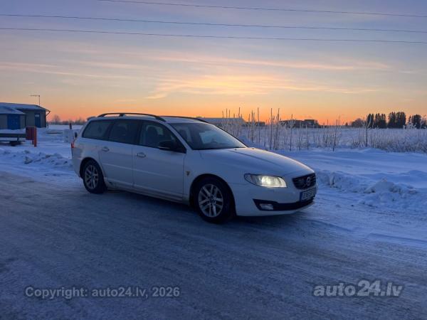 Белый Вольво В70 2015 в Таллин, объемом двигателя 2.40 л и пробегом 0 тыс. км за 11900 €, фото 4 на AUTOMOTO.COM.LV