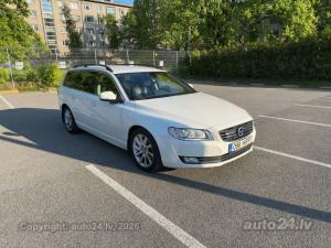 White Volvo V70 2015 in Tallinn, with an engine capacity of 1.60 L and mileage of 249 thousand km for 5990 €, photo 2 on AUTOMOTO.COM.LV