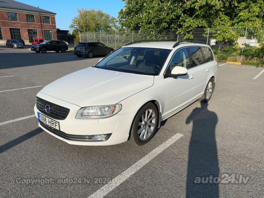White Volvo V70 2015 in Tallinn, with an engine capacity of 1.60 L and mileage of 249 thousand km for 5990 €, photo 3 on AUTOMOTO.COM.LV